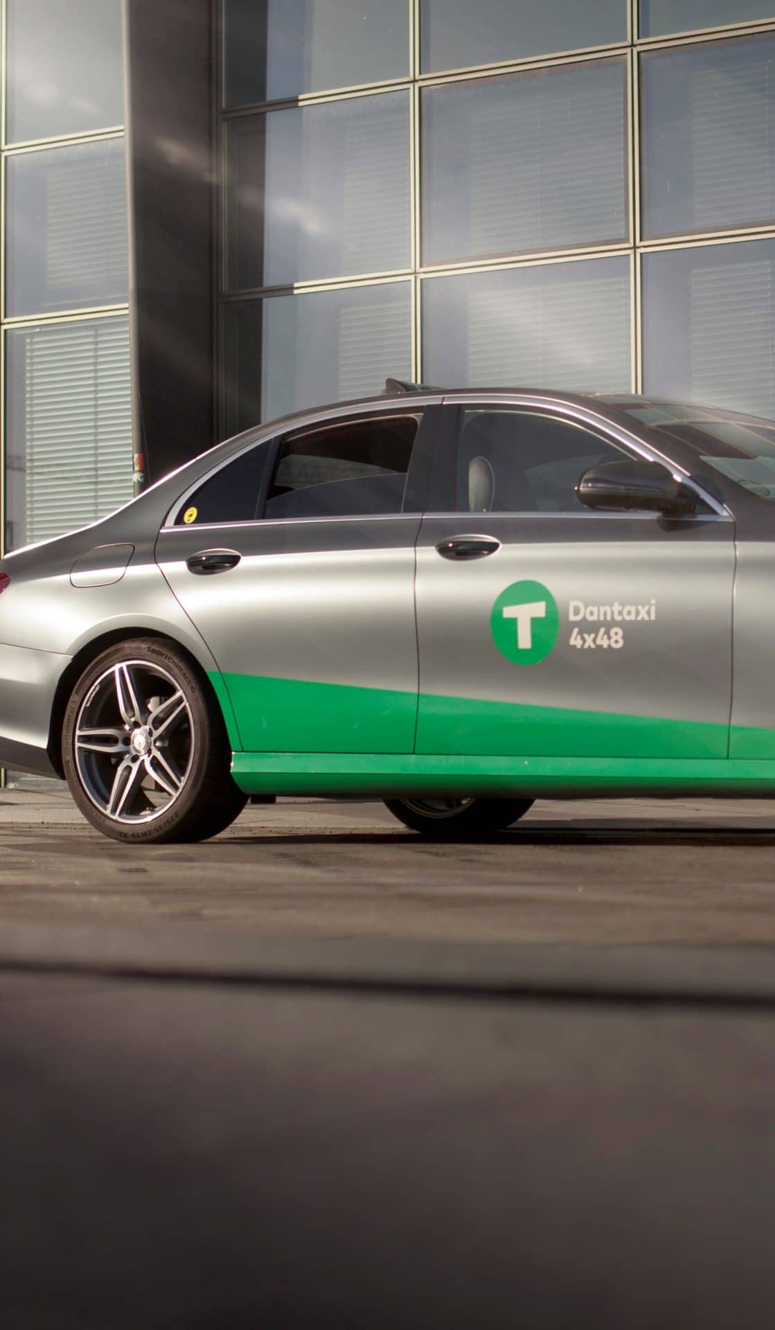 Taxa i Danmark ring tlf. 48 48 48 48 eller taxa-app. | Dantaxi